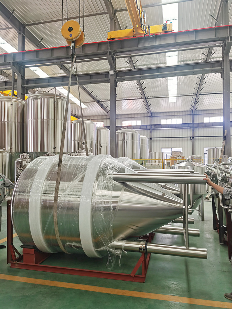 Ecuador 2000L Top Manhole Fermentation Tank - Brewman